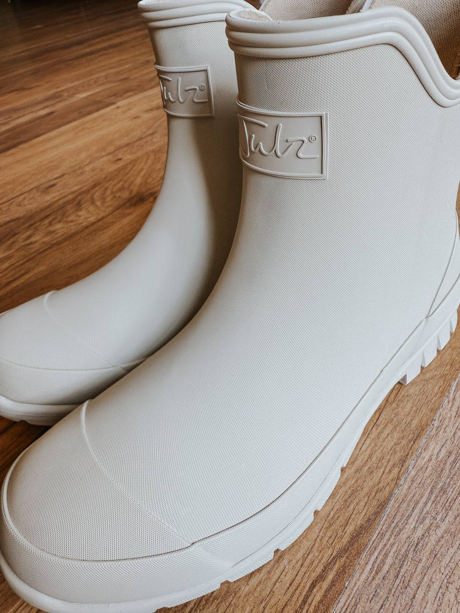 Different - Wear the Difference / Julz – Different Wear